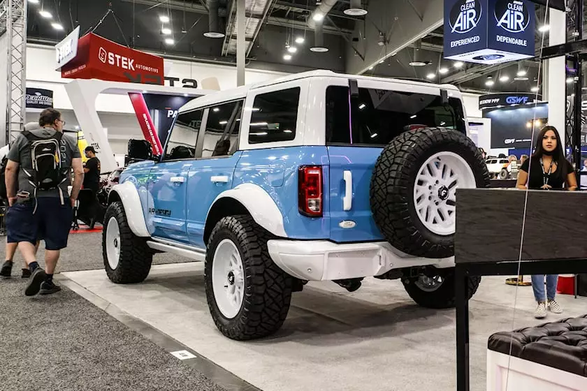 Questo Baby Blue Bronco di SEMA in vendita a sei cifre 4372_2