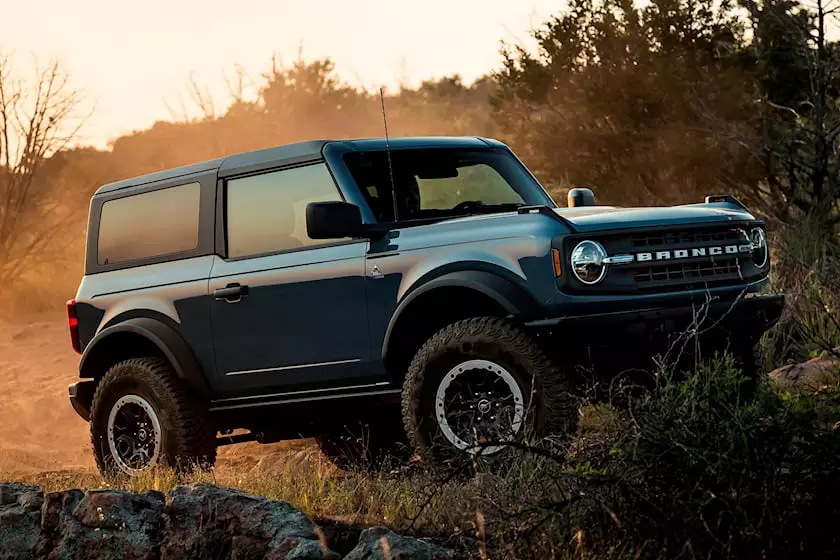 Conduite en perspective latérale Ford Bronco 2021-2022