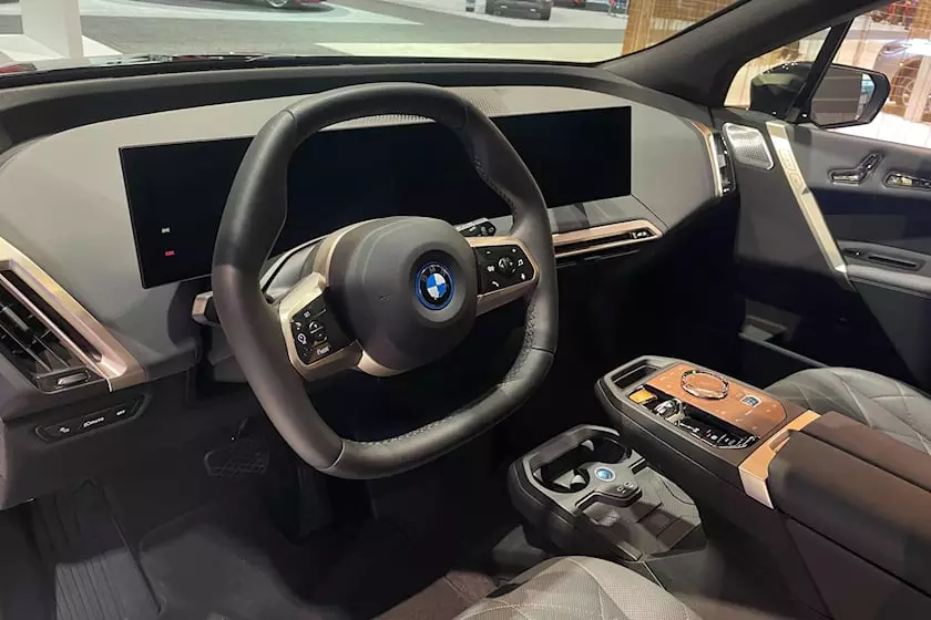 2023 BMW iX M60 dorazí do Chicaga jako šéf 4374_4