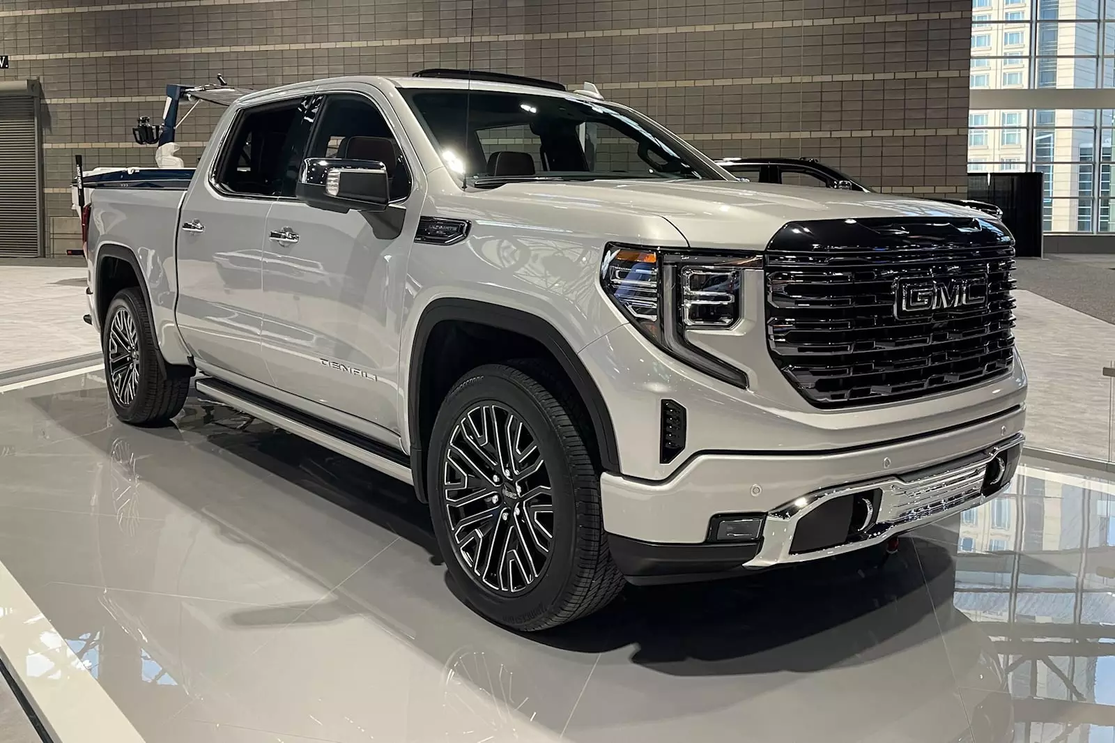 2022 GMC Sierra 1500 Denali Ultimate je pravi luksuzni kamion