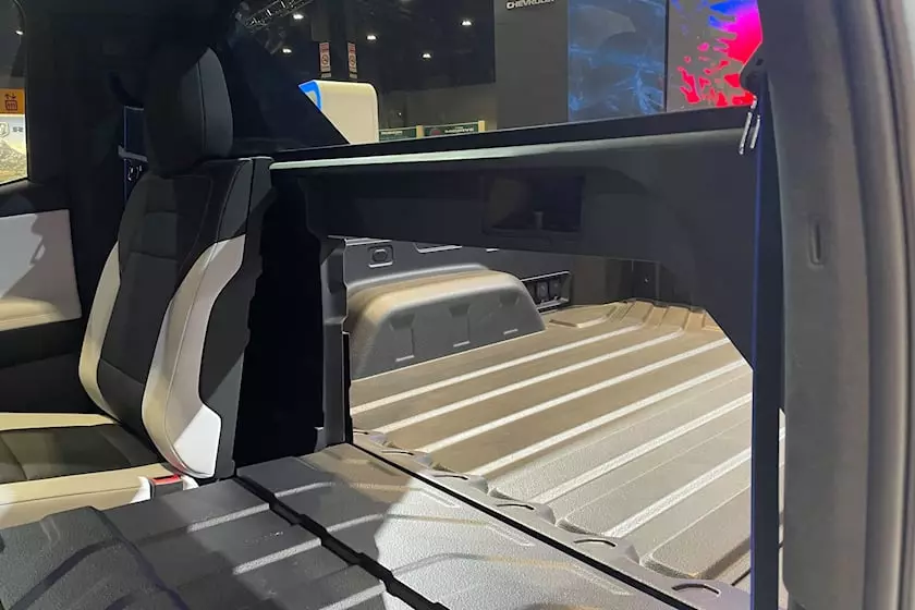 2024 Chevrolet Silverado EV Sumabog Sa Mahangin na Lungsod 4380_7