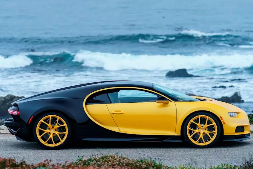 2017-2022 Bugatti Chiron Coupe Side View