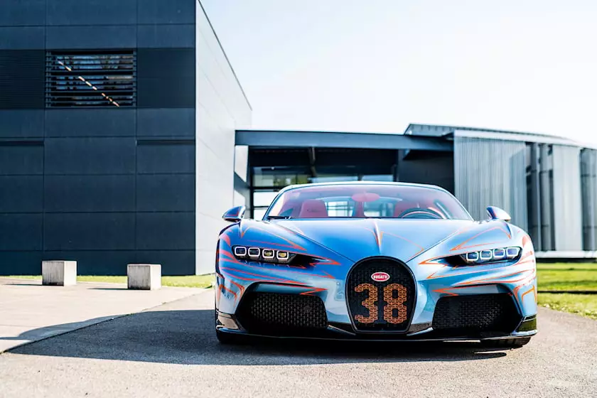 Испораките на Super Sport на Bugatti Chiron започнуваат со луда изработка нарачана 4389_8