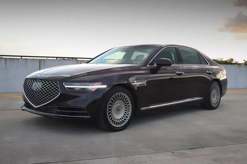 2020-2022 Genesis G90 Pamje nga këndi i përparmë