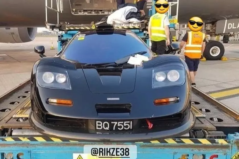 Hierdie ultra-skaars McLaren F1 is op pad na die Verenigde Koninkryk vir herstel. 4396_4