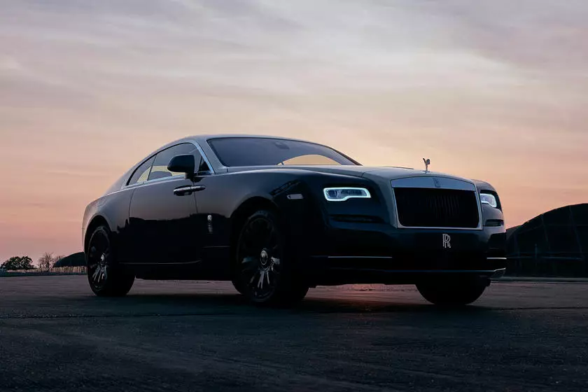 Міне, Rolls Royce компаниясының шектеулі шығарылымдағы көліктер жасау құпиясы 43978_1