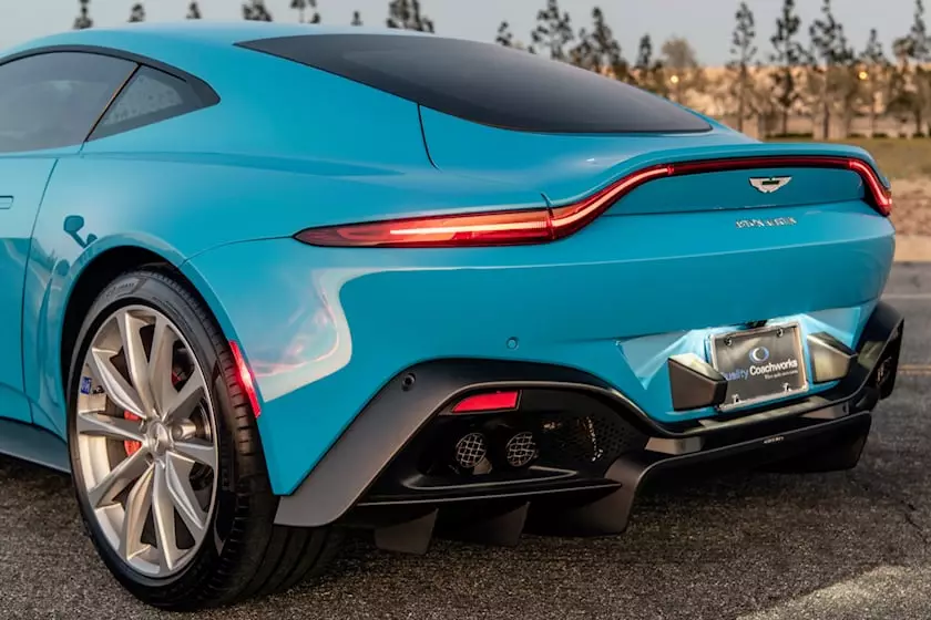 Энэхүү Aston Martin Vantage гайхалтай нууцыг нууж байна 4403_8