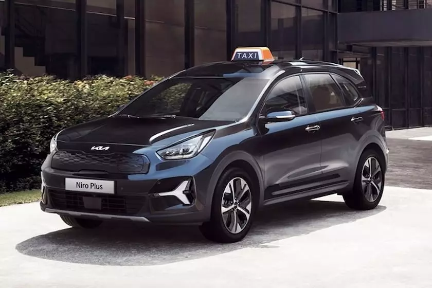 Kia Niro Plus ही टॅक्सी ऑपरेटर्ससाठी एक व्यावहारिक ईव्ही आहे