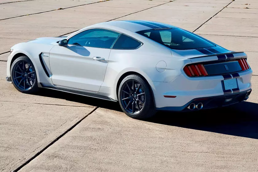 2016-2018 Ford Mustang Shelby galinis trijų ketvirčių vaizdas iš kairės