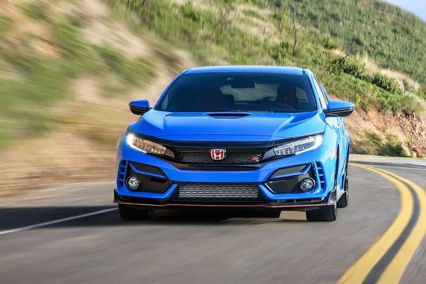 2020-2021 Honda Civic Type R Front View na Pagmamaneho