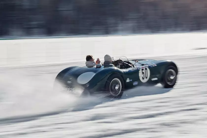 Féach ar Million Dollar Classics Go Drifting On Ice 4415_10