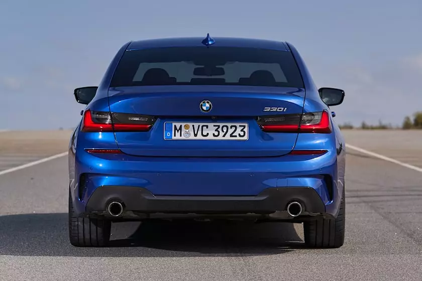 2019-2022 BMW 3 ਸੀਰੀਜ਼ ਸੇਡਾਨ ਰੀਅਰ ਵਿਊ