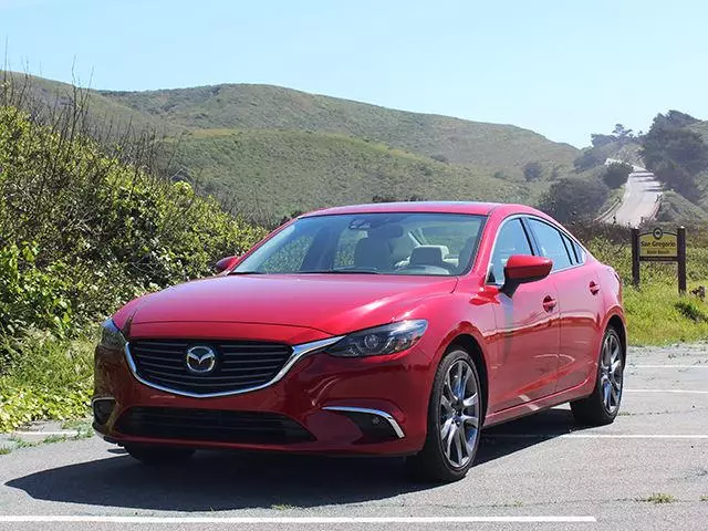 Recensione Mazda6 2016: come una berlina di medie dimensioni può prevenire una crisi di mezza età 44227_1