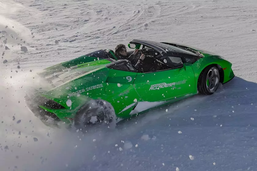 Lamborghini Huracan Uye Varidzi veUrus Vanokokwa kune Epic Snow Driving Chiitiko 4422_1