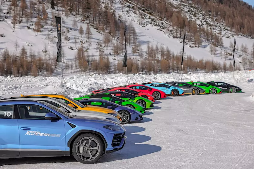 Lamborghini Huracan ma Urus Owners na valaaulia i le Epic Snow Driving Event 4422_13