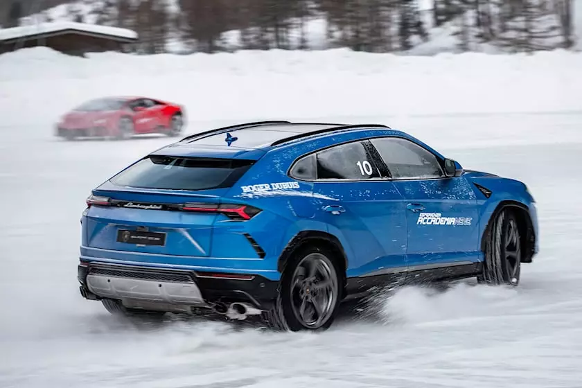 Lamborghini Huracan Uye Varidzi veUrus Vanokokwa kune Epic Snow Driving Chiitiko 4422_7