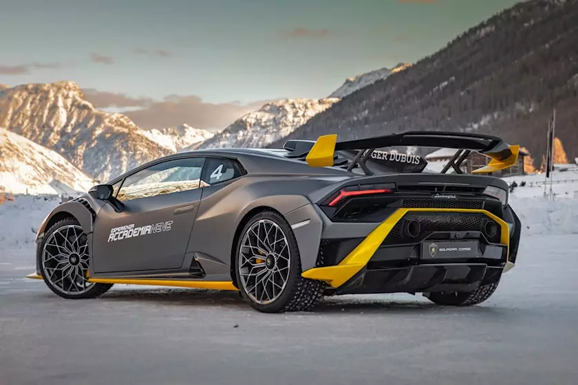 Lamborghini Huracan Uye Varidzi veUrus Vanokokwa kune Epic Snow Driving Chiitiko 4422_9