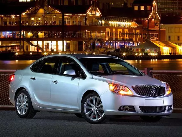 Tofa ia Le Buick Verano, Talofa i nisi Crossovers 44286_1