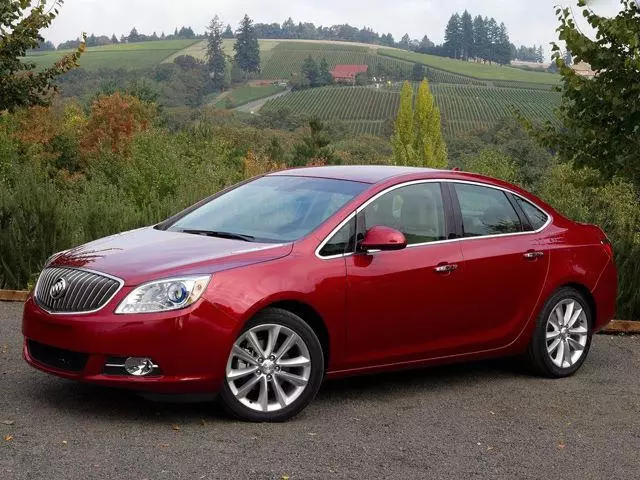 Manaova veloma an'i Buick Verano, Miarahaba ho an'ireo Crossover maro kokoa 44286_3