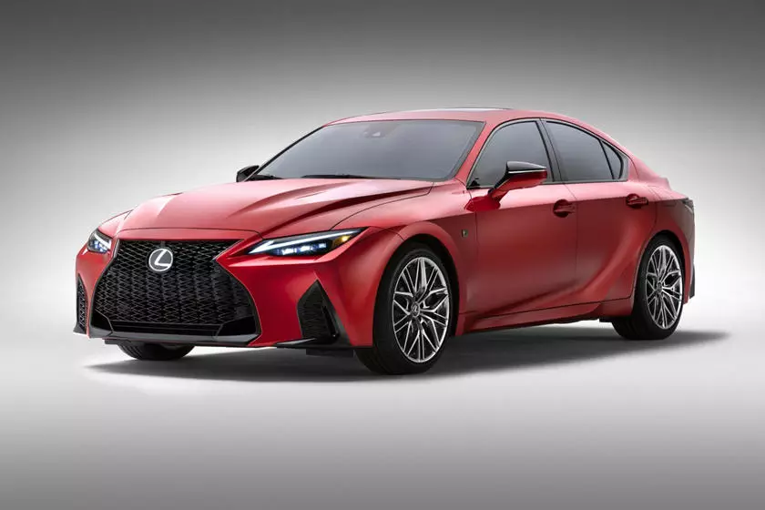 Faigheann Feidhmíocht Spórt Uile-Nua 2022 Lexus IS 500 F V8 Power 44300_1