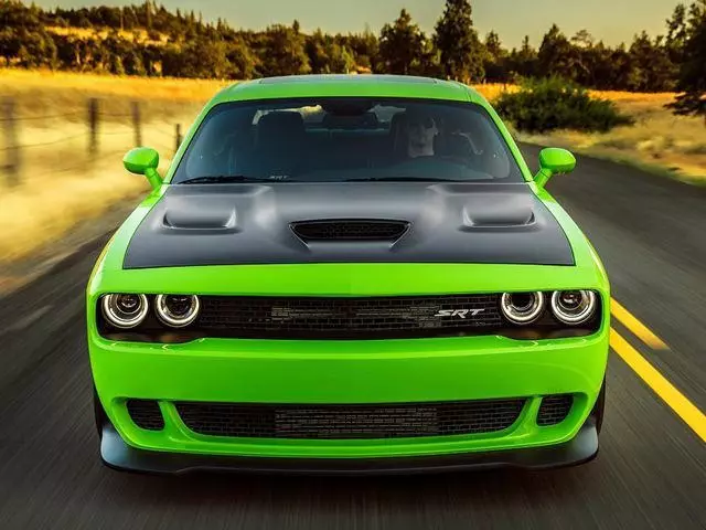 Dodge kwụgoro ọnụ ahịa Helcats ya: Nke a bụ ihe kpatara nke ahụ ji dị mma 44305_3