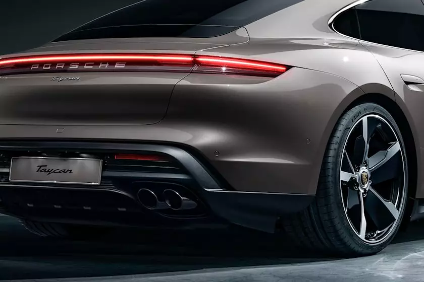 Przyszłe elektryczne Porsche będą dostarczane z krzyczącymi wydechami 44383_2