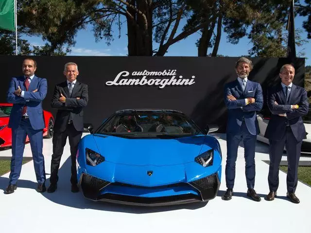 Pouvez-vous deviner combien coûtera le prochain modèle en édition limitée de Lamborghini ? 44442_2