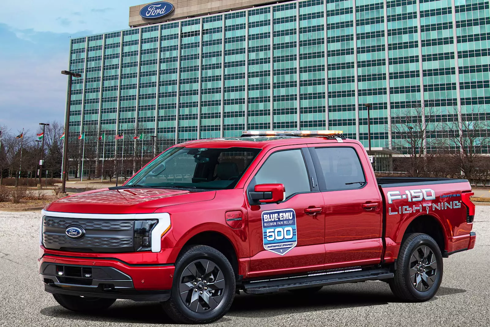 Ford F-150 Lightning Pace autó készlet a NASCAR rajongók izgalmára