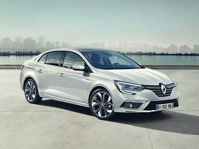 El nuevo Renault Megane Grand Coupe es el automóvil francés por el que los estadounidenses morirían 44469_1