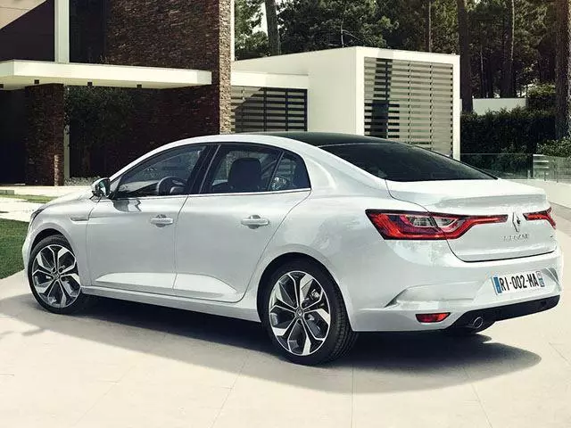 አዲሱ Renault Megane Grand Coupe አሜሪካውያን የሚሞቱለት የፈረንሳይ መኪና ነው። 44469_2