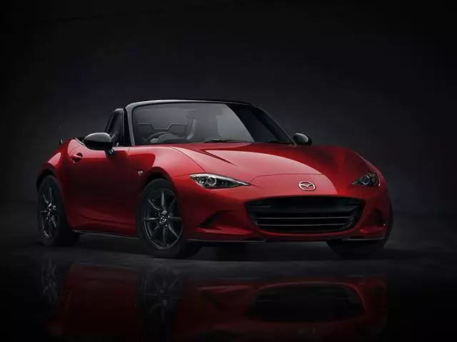 Miata gatavojas kļūt vēl stulbāka! 44488_2