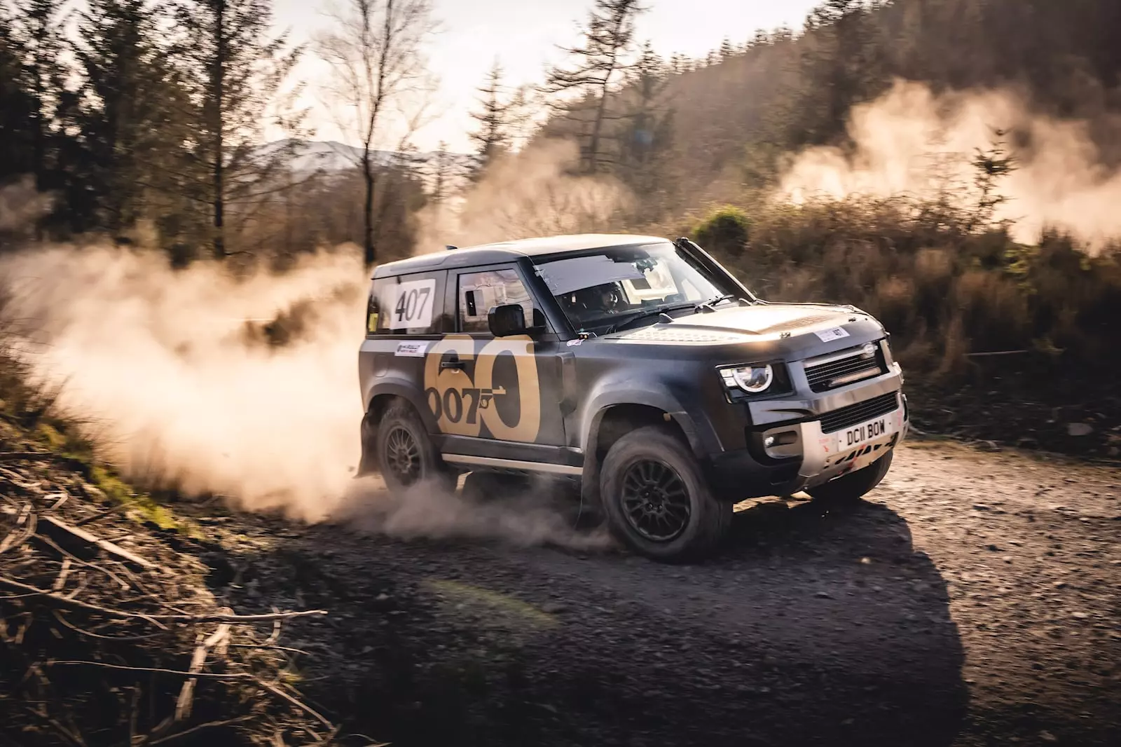 James Bond-innblásinn Land Rover Defender sigrar í frumraun