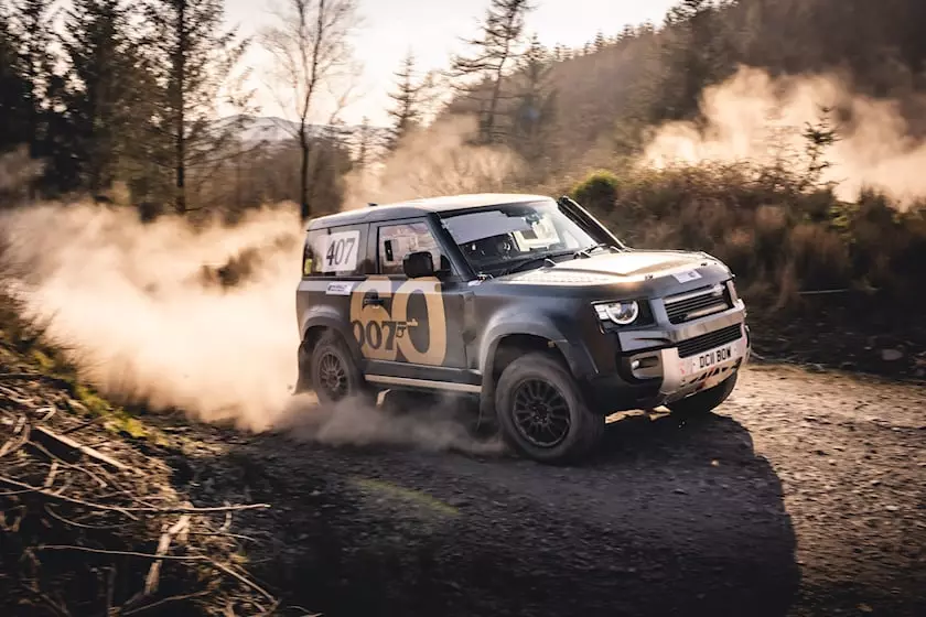 James Bond-inspirerad Land Rover Defender vinner på debuten 4452_5