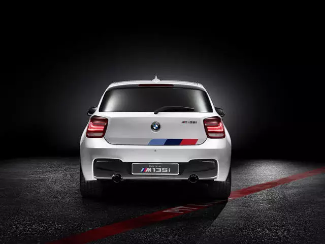 BMW fa'asalalau le M135i Concept e fa'alauiloa i Sineva 44595_5