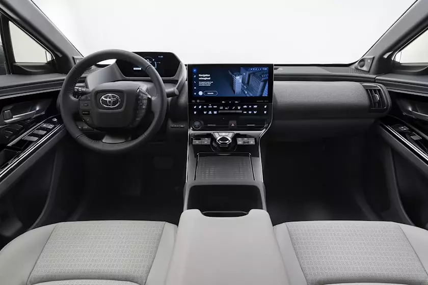 Toyota dezvăluie bZ4X complet electric, cu o rază de acțiune de 250 de mile 44651_7