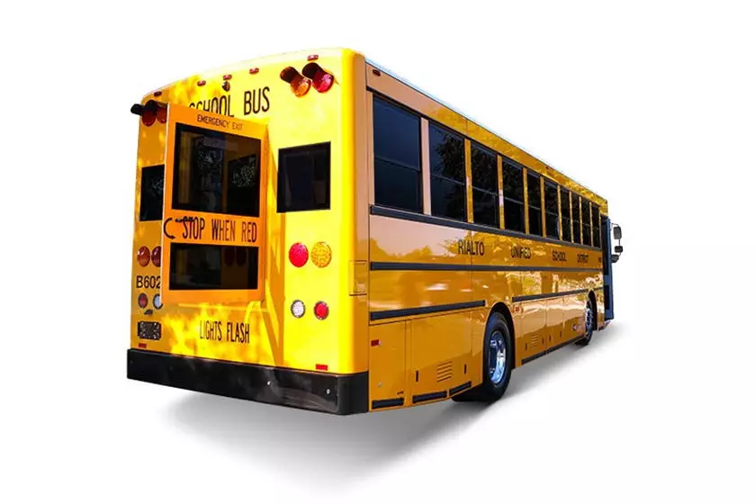 جميع الحافلات المدرسية الكهربائية تسمى 44782_3