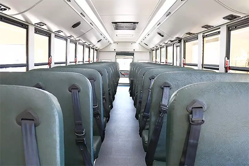 جميع الحافلات المدرسية الكهربائية تسمى 44782_7