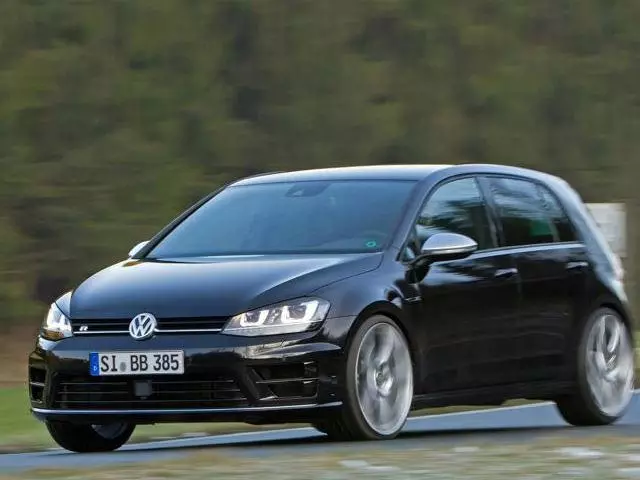 Энэхүү VW Golf нь 420 морины хүчтэй! 44926_1