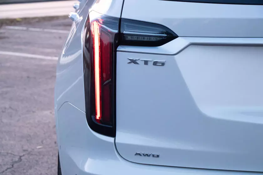 2020-2022 Cadillac XT6 odznak
