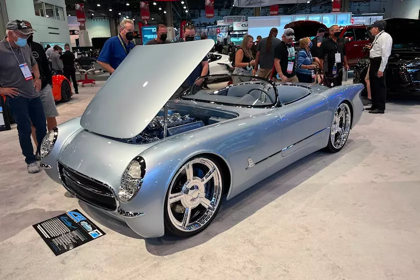 El Corvette CF1 es un superdeportivo moderno con estilo de 1953 45037_6