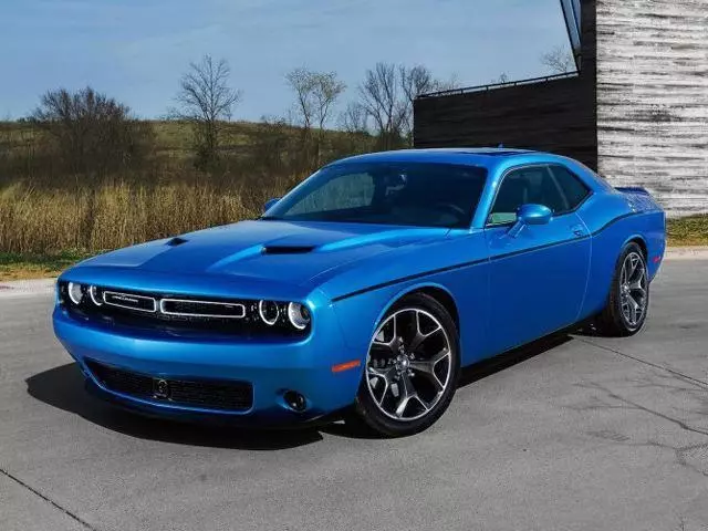 Dodge იხსენებს 2015 Challenger-ს ინსტრუმენტების პანელის Freak Out-ის გამო 45360_1