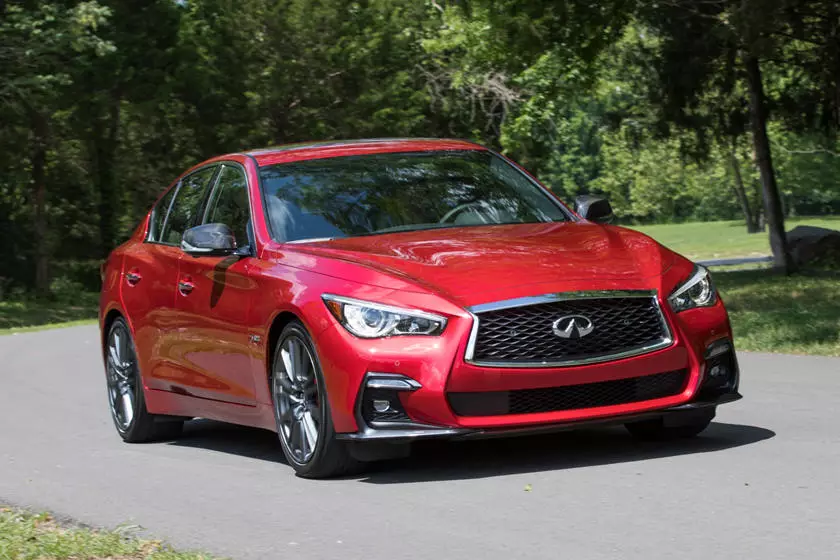 2018-2020 Infiniti Q50 vista frontale di guida