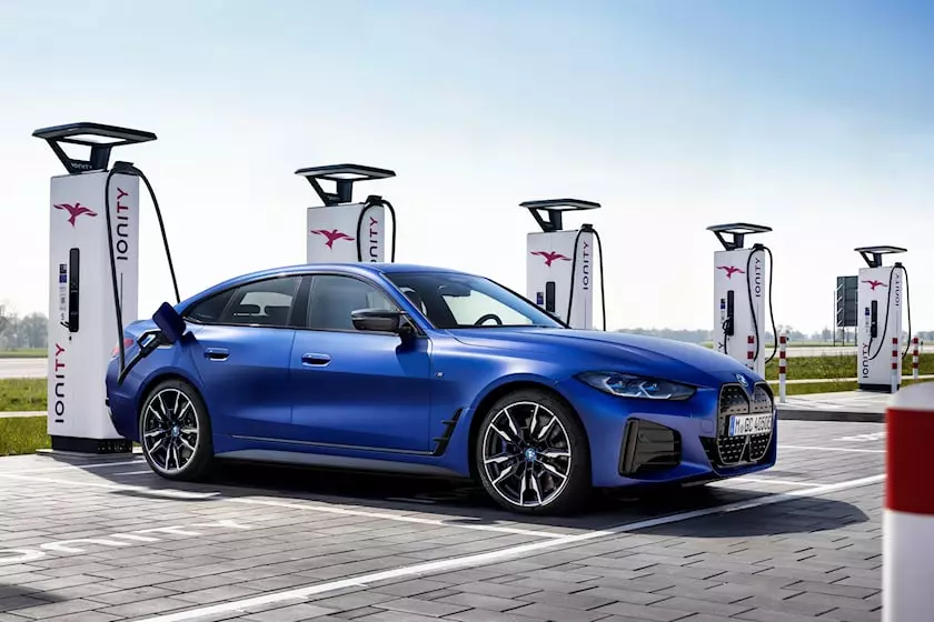 2022 BMW i4 ચાર્જિંગ