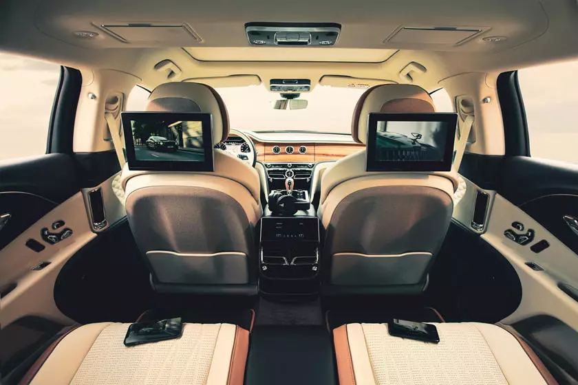 Bentley Flying Spur ۽ Bentayga Epic Rear-Set Entertainment System حاصل ڪريو 46105_1