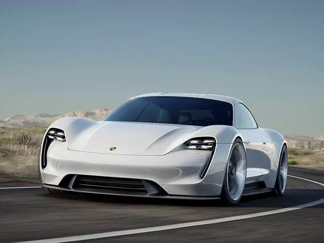 Ահա թե ինչպես 600 ձիաուժ հզորությամբ Porsche Mission E-ը կկործանի Model S-ը 46194_1