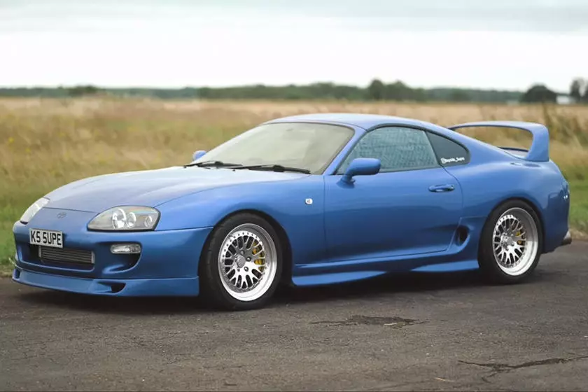 JDM Drag Race: 900-HP Toyota Supra Vs. 800-HP Nissan GT-R 46351_2