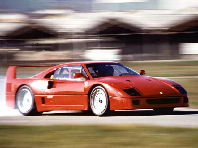 Маҷмӯи таҷлили 25-солагии Ferrari F40 барои Силверстоун 46375_2