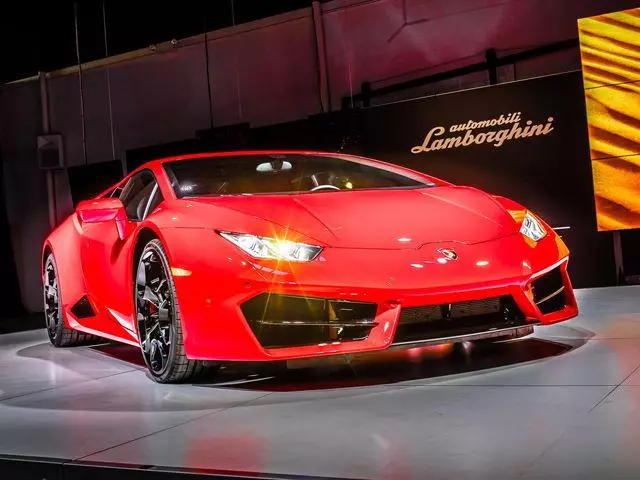 Вось чаму заднепрывадны Huracan з'яўляецца найменш магутным Lambo 46483_1