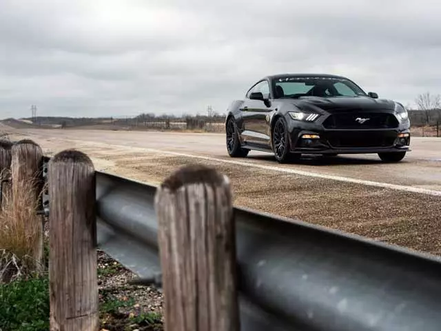 Tarisa Hennessey's Mighty 700-HP Ford Mustang Hit 195 MPH 46486_3