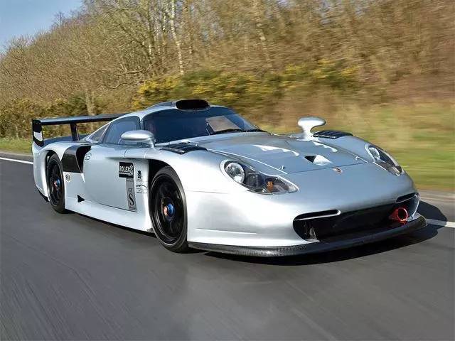 Лесно е да се види зошто ова Porsche 911 GT1 Evo беше продадено за над 3 милиони долари 46769_1